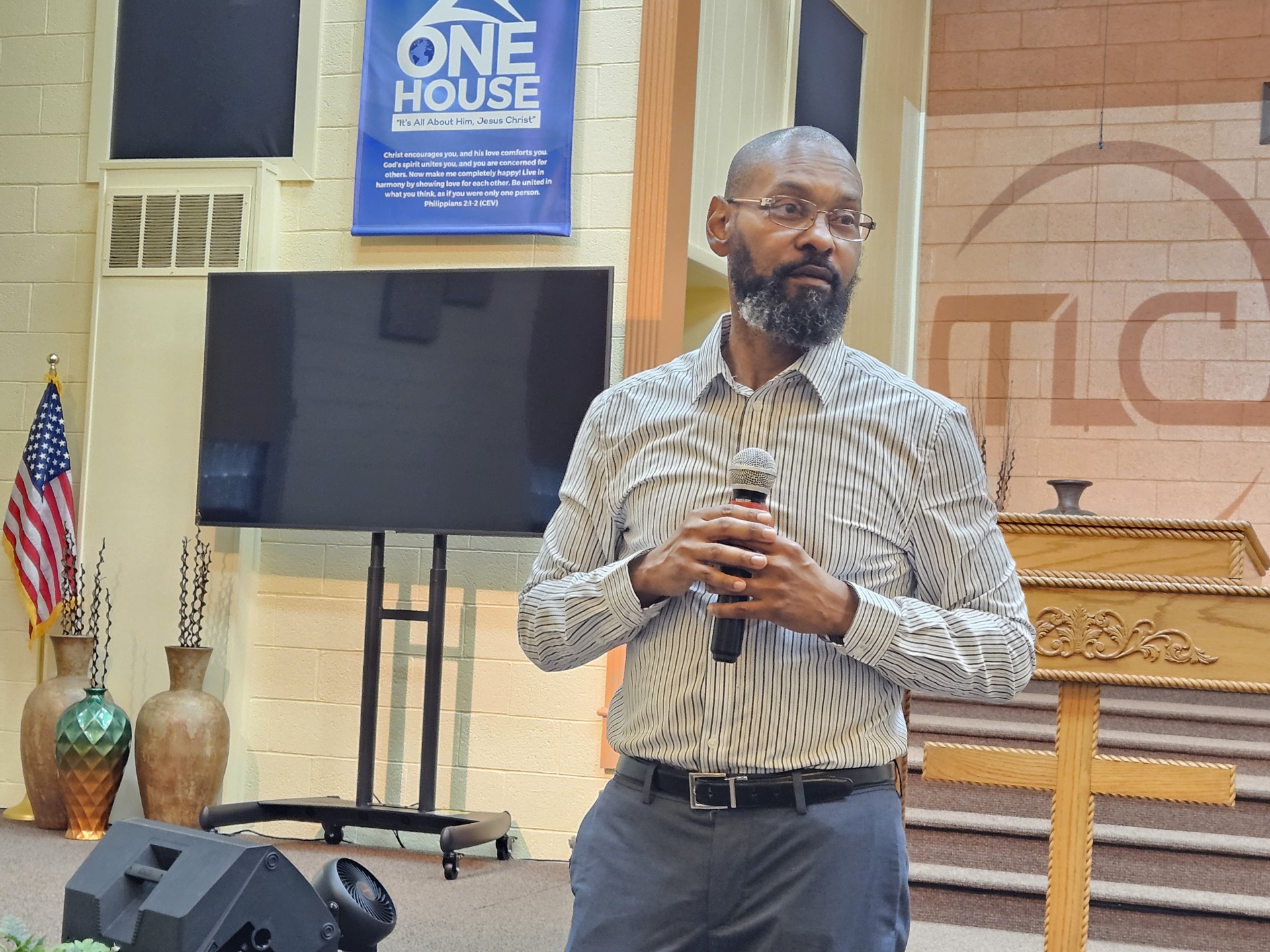 People share experiences with incarceration at Indy Reads event