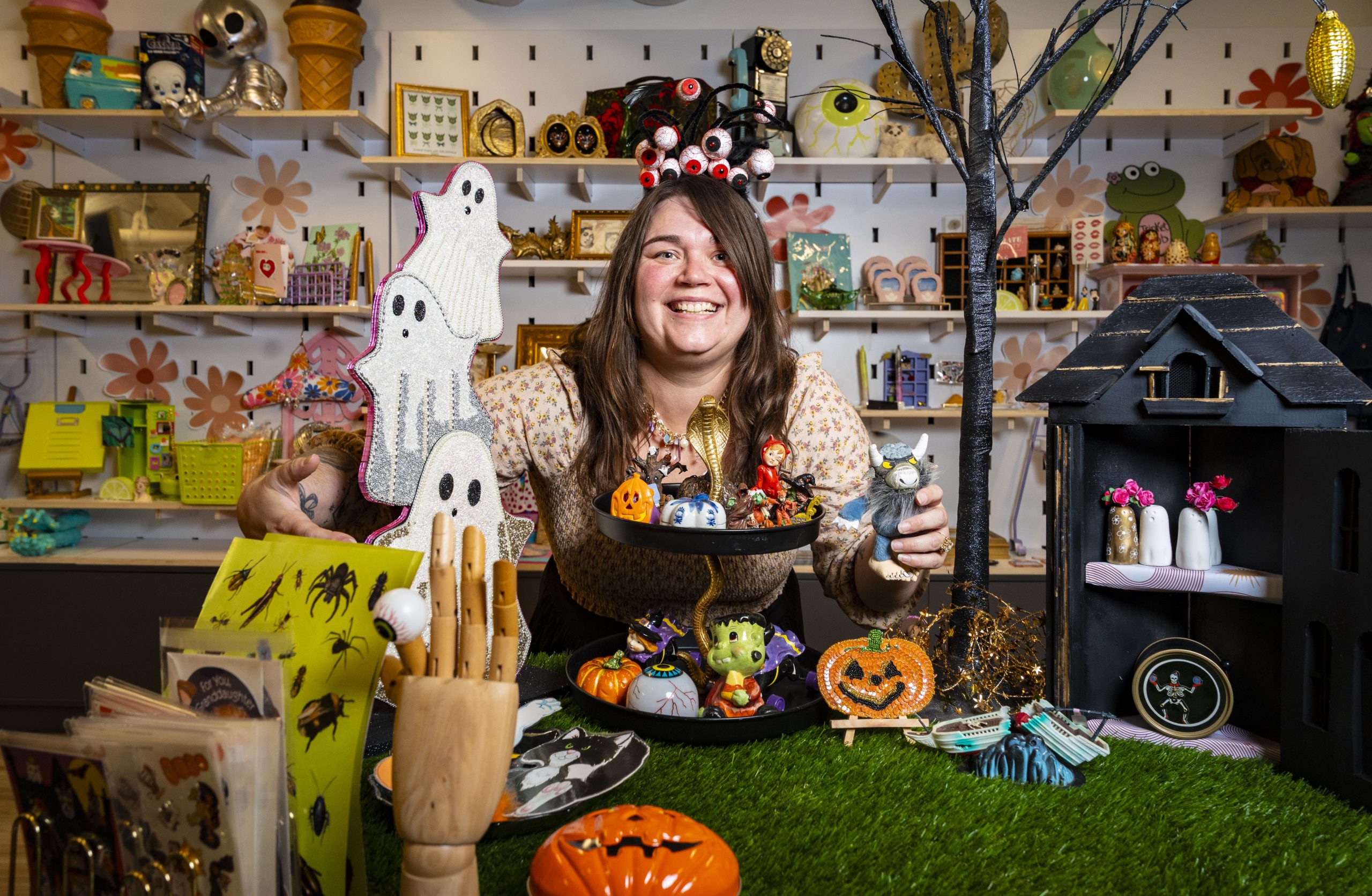 Vintage market owner opens trinket store in the Stutz